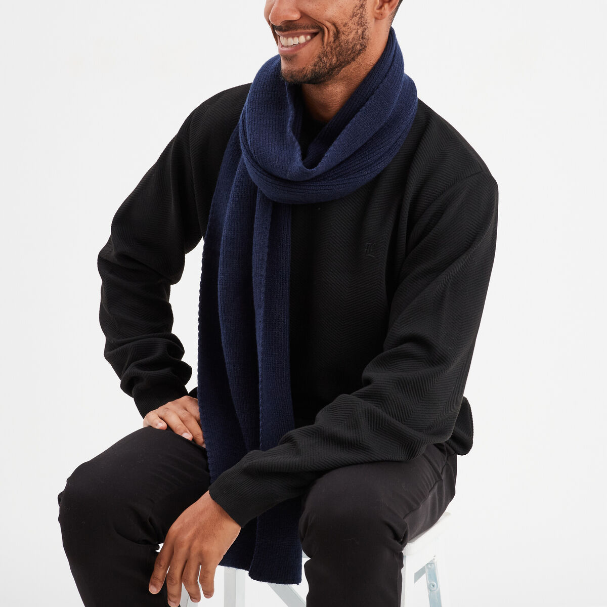 Écharpe tricotée bleu marine homme | La Halle
