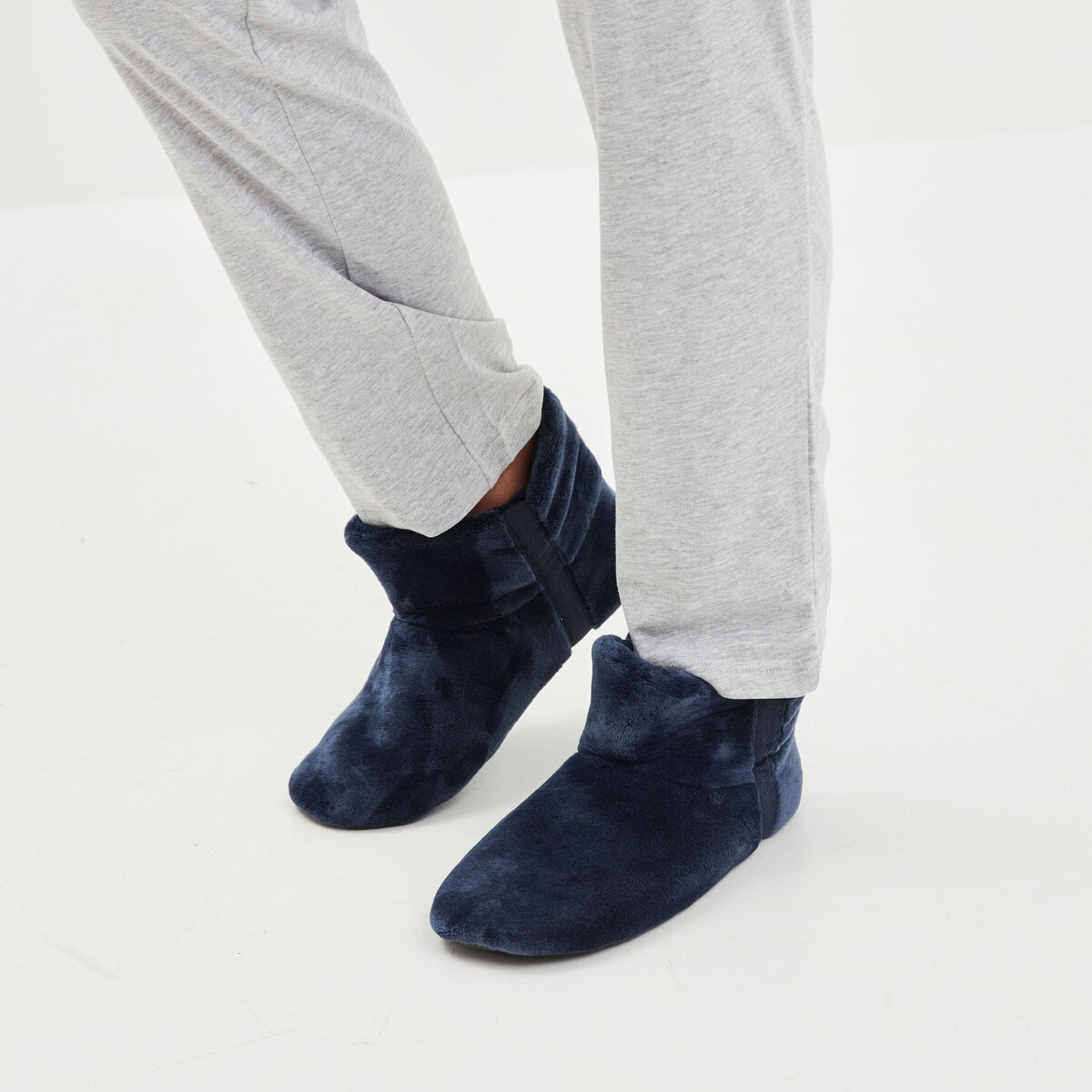 Chaussons boots aspect velours gris homme | La Halle