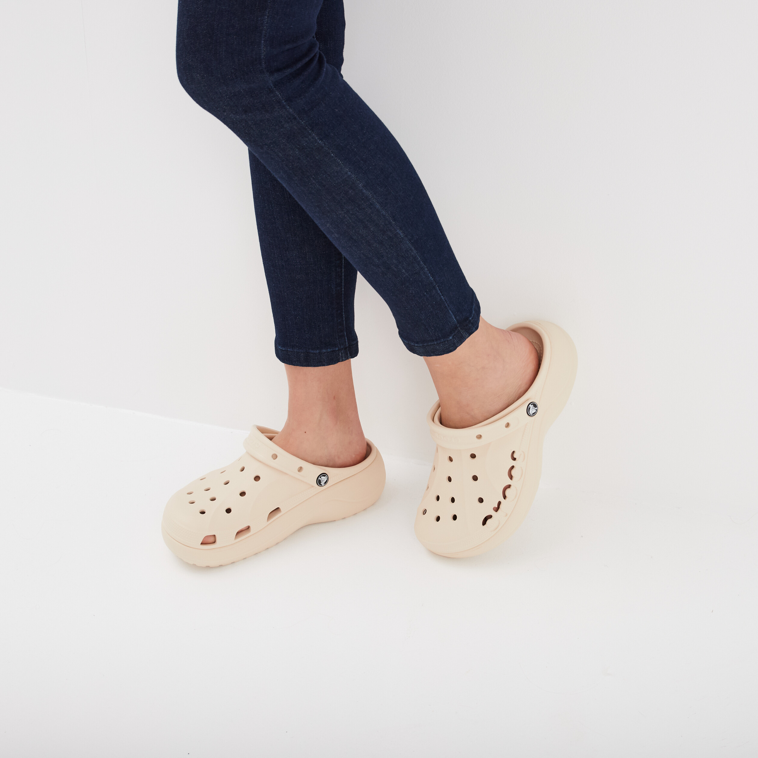 Sabots compensées Crocs marron clair femme | La Halle