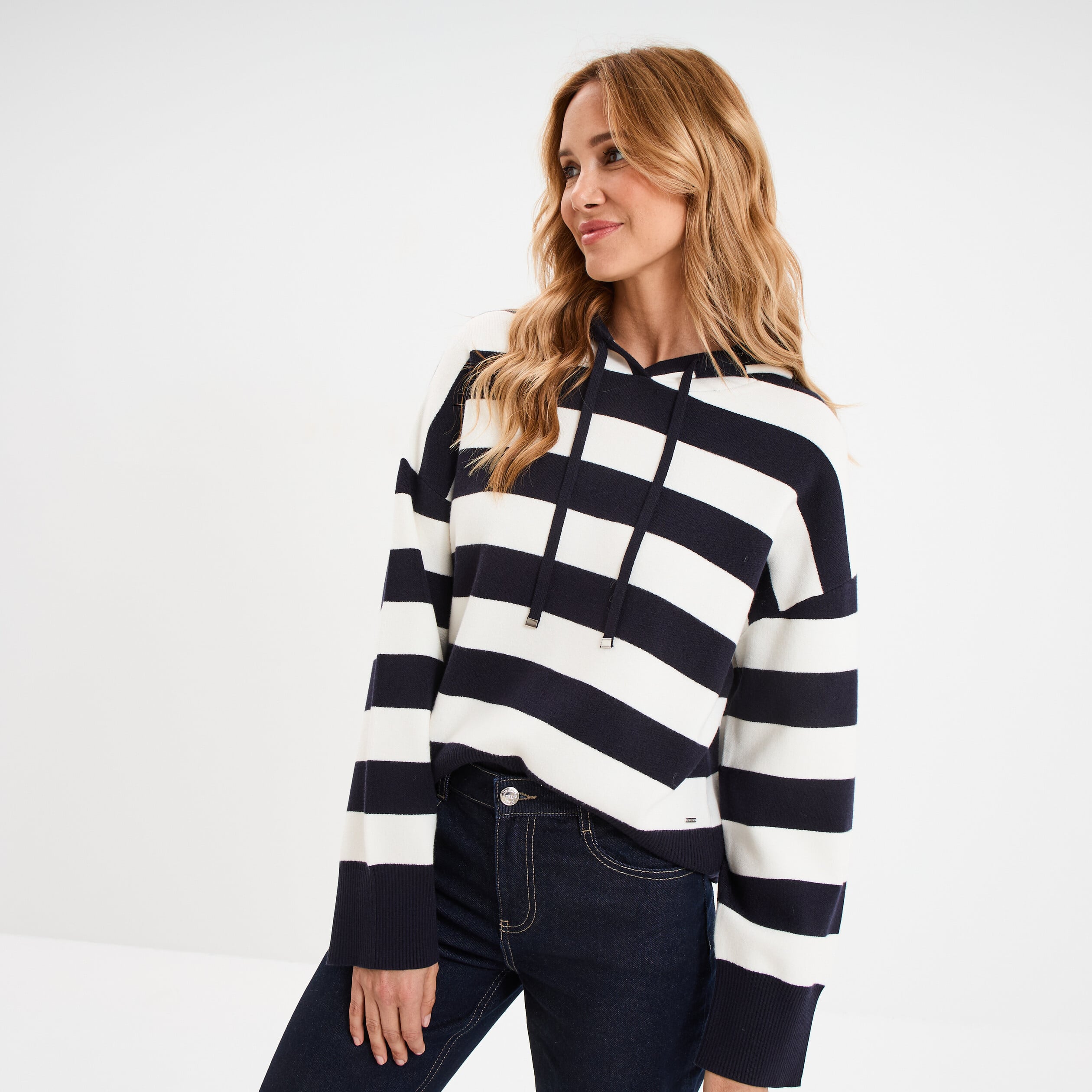 Pull à capuche manches longues bleu marine femme | La Halle