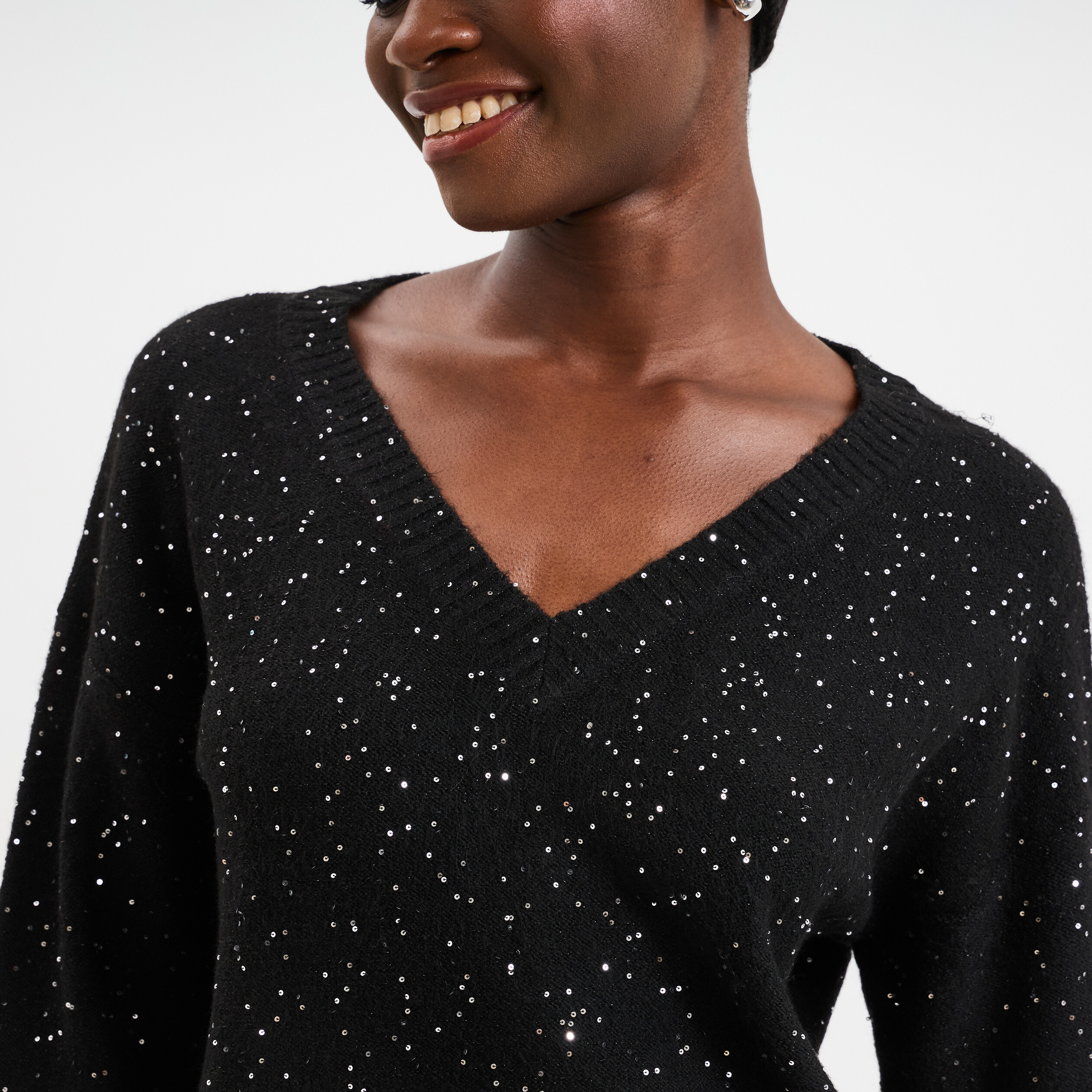 Pull col V à paillettes et sequins noir femme | La Halle