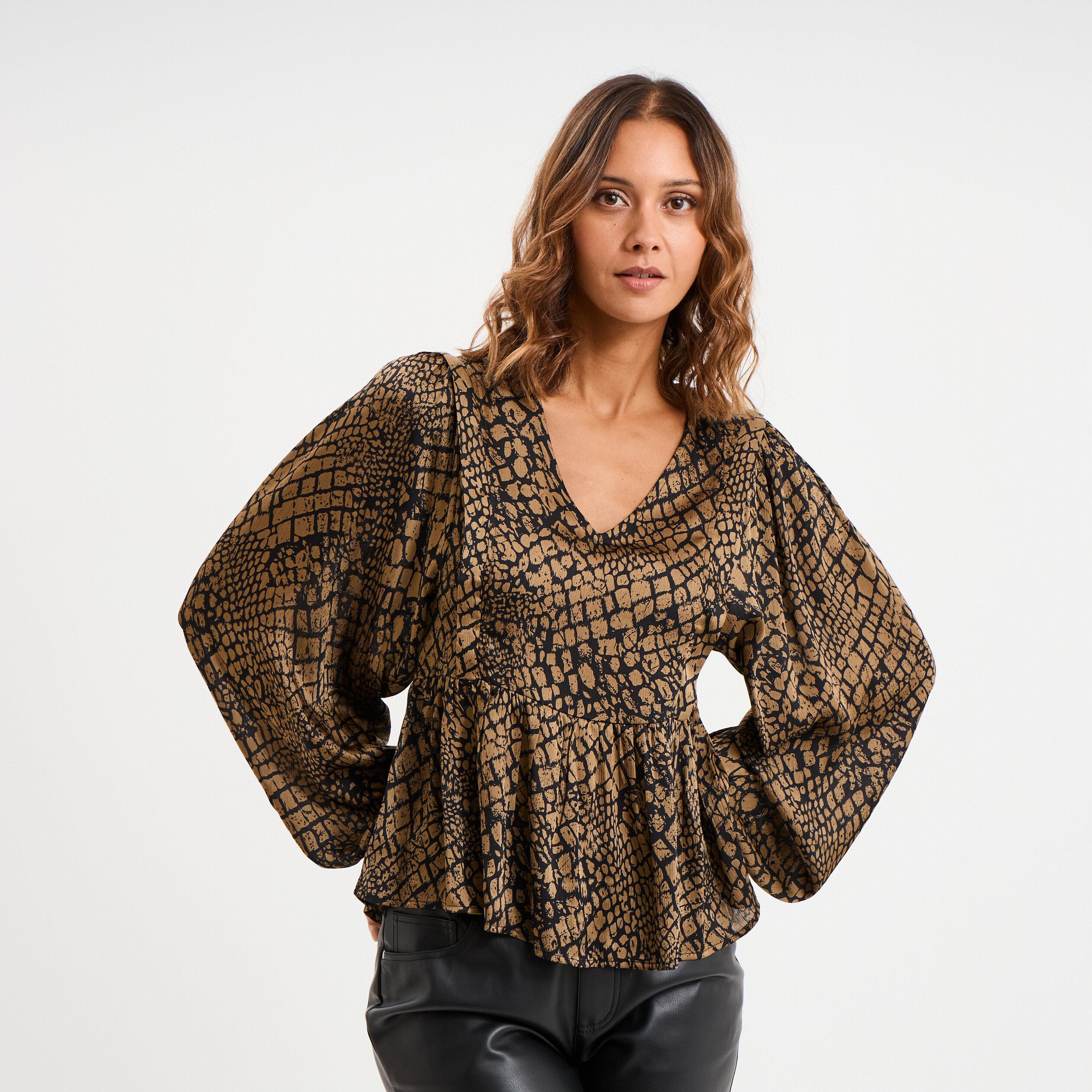 Blouse à basque oversize manches longues vert kaki femme | La Halle