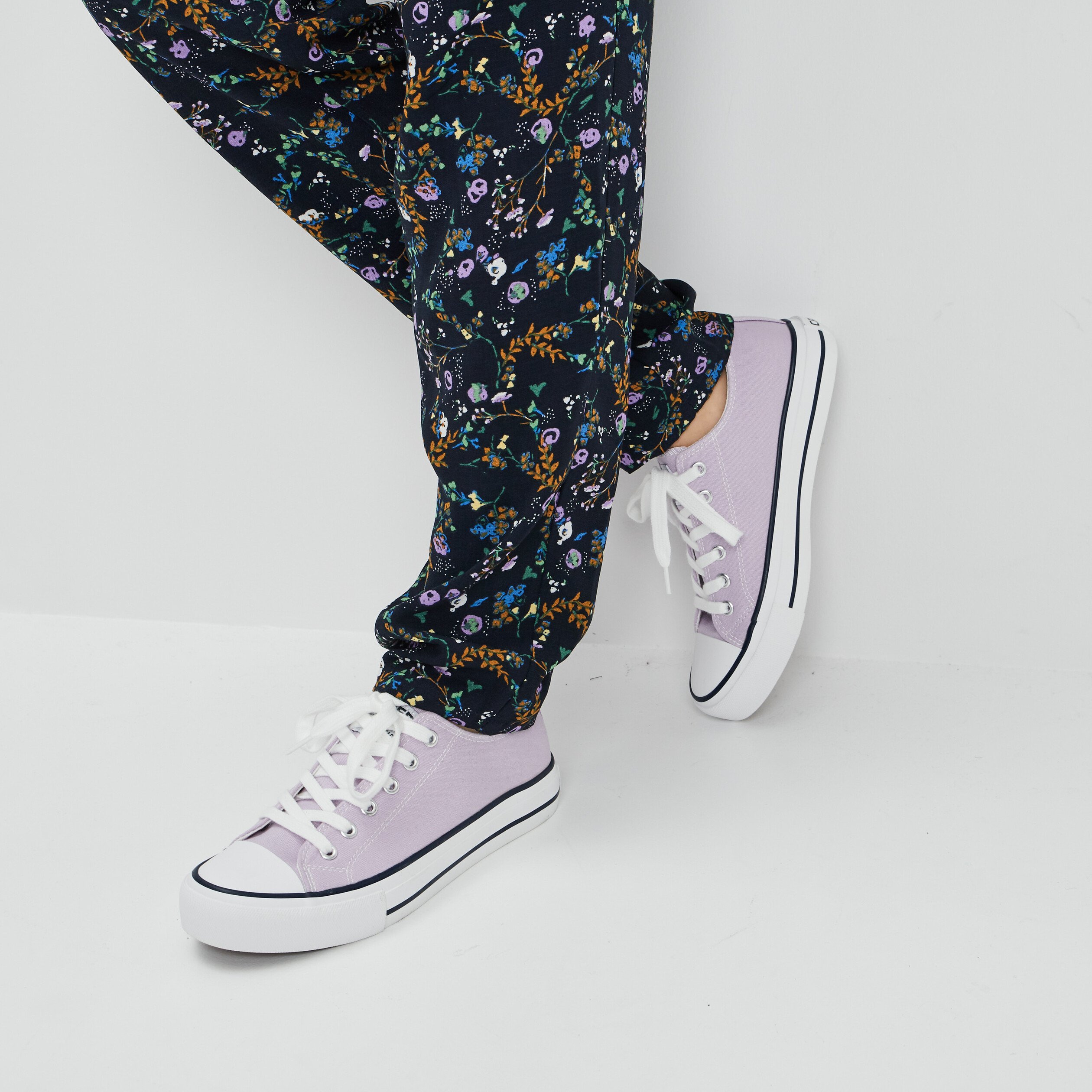 Tennis en toile à lacets mauve femme | La Halle