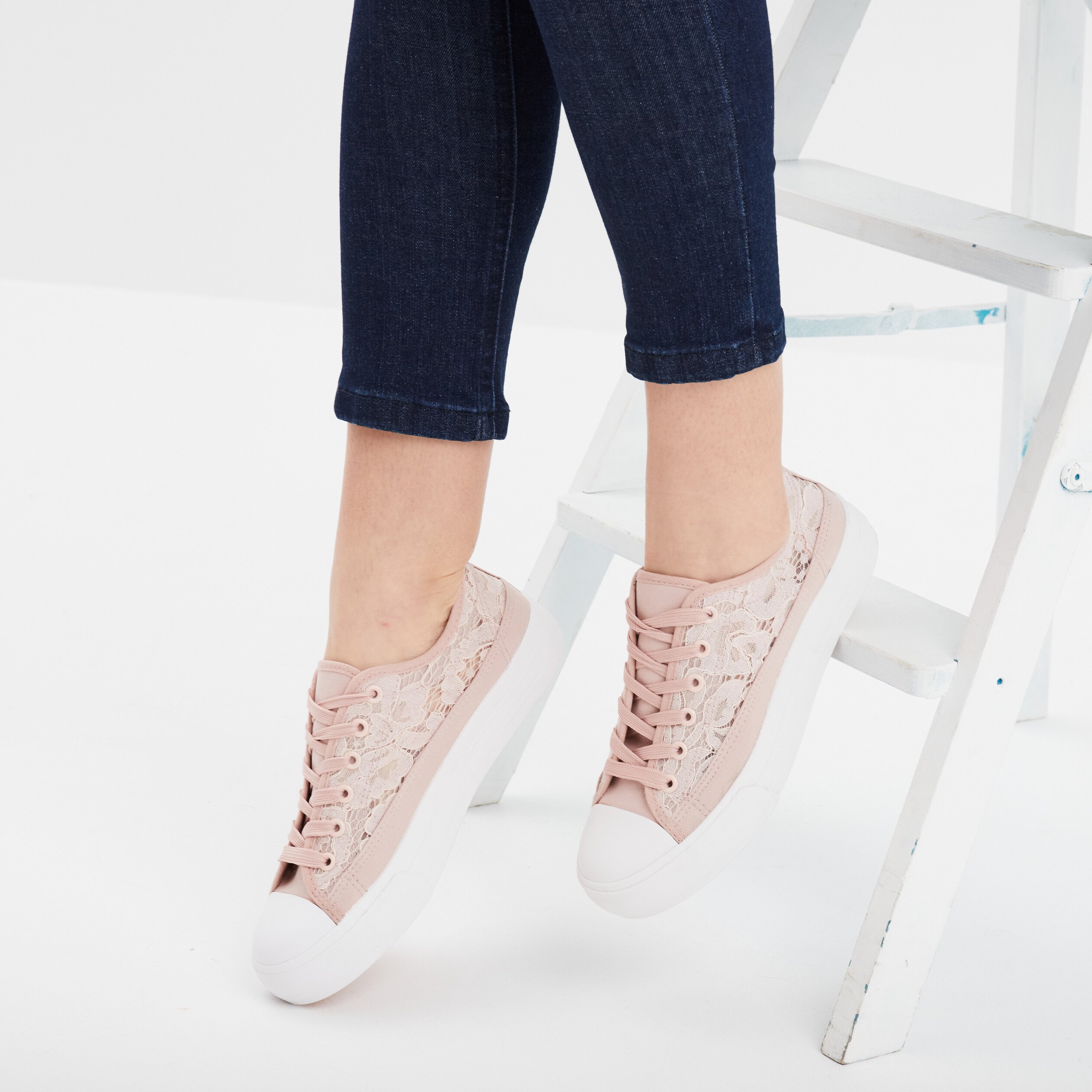 Tennis en toile dentelle à lacets rose femme | La Halle