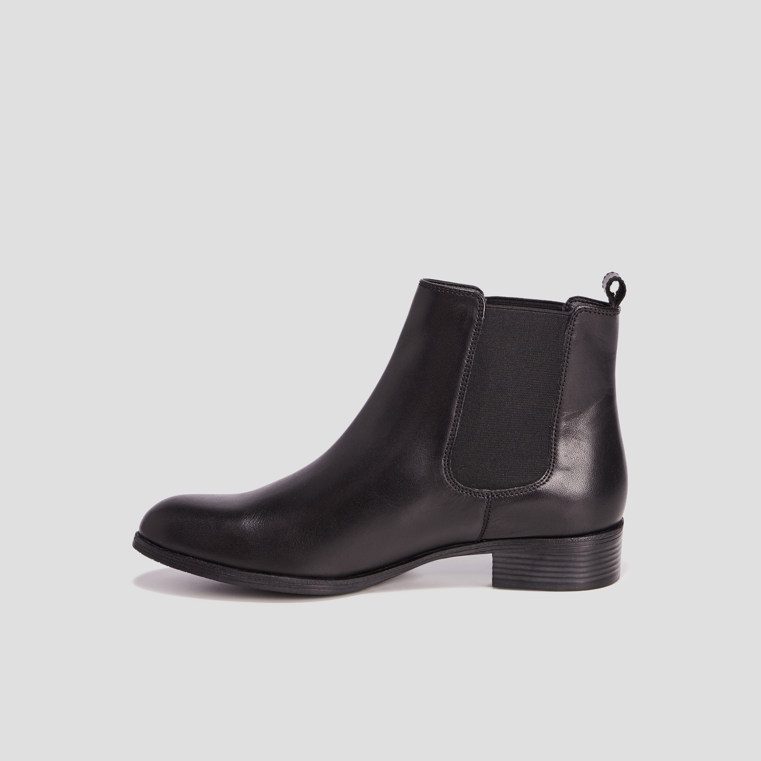 Bottines chelsea en cuir élastiquées noir femme | La Halle