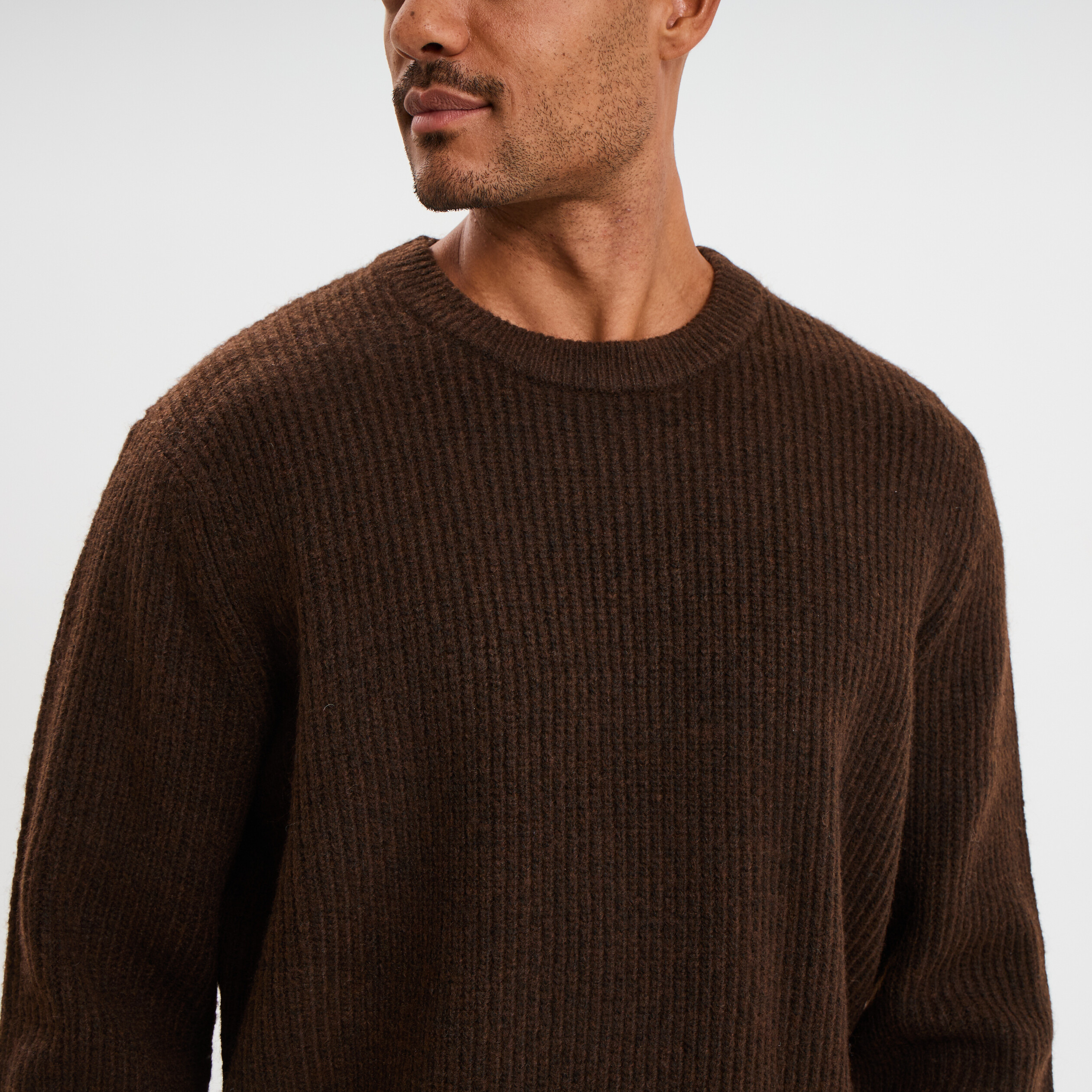 Pull col rond à manches longues marron foncé homme | La Halle