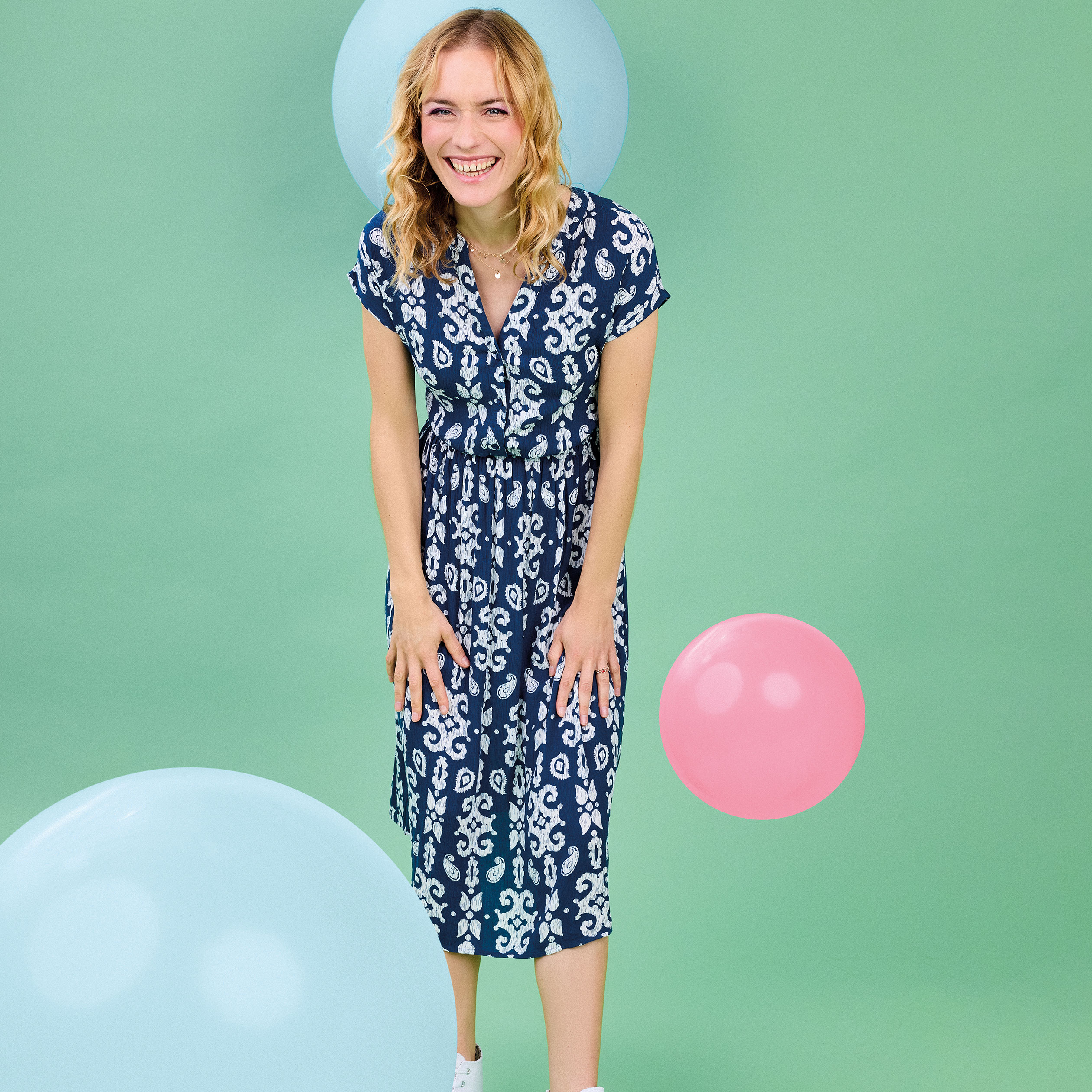 Robe longue crépon col tunisien bleu marine femme | La Halle