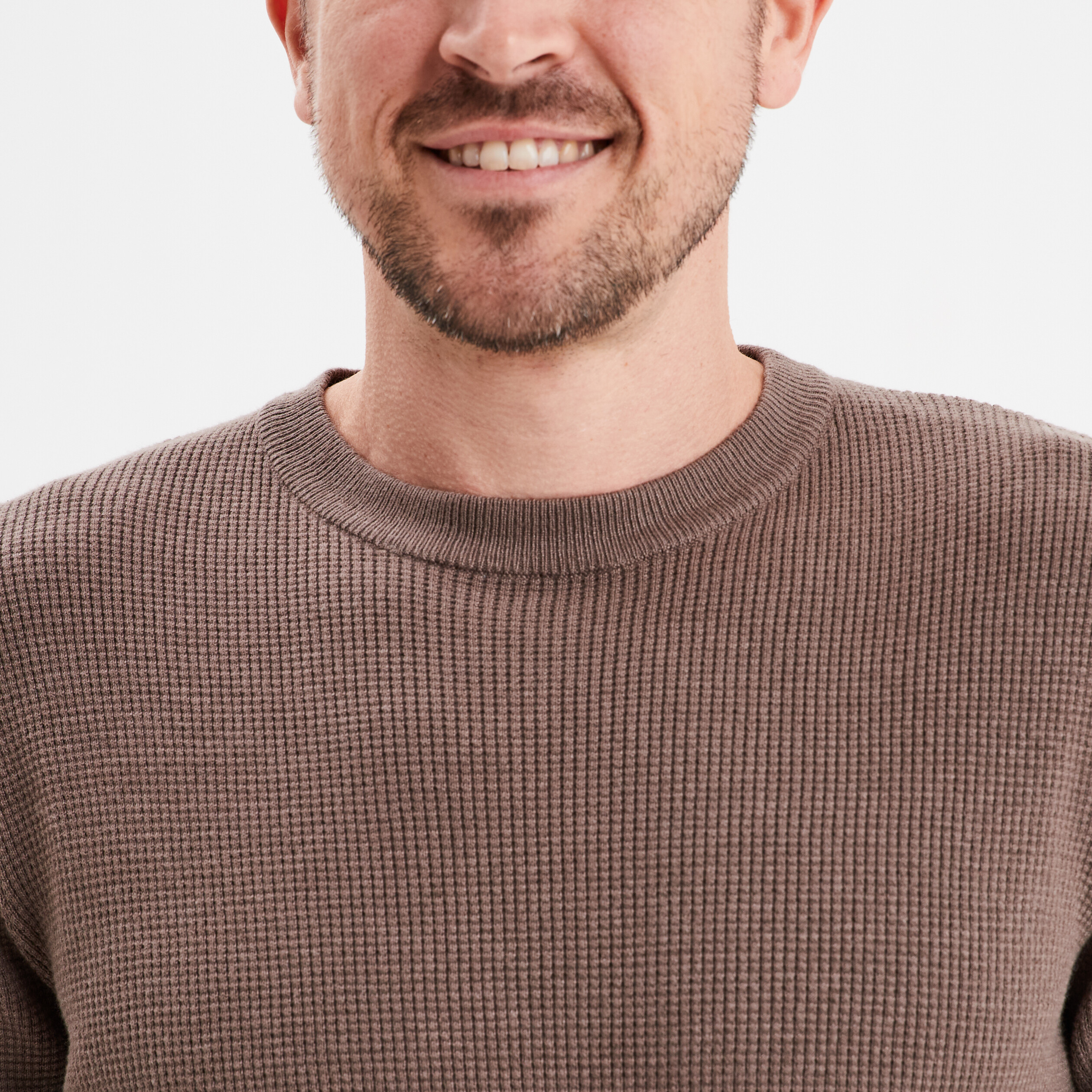 Pull en maille reliéfée col rond taupe homme | La Halle