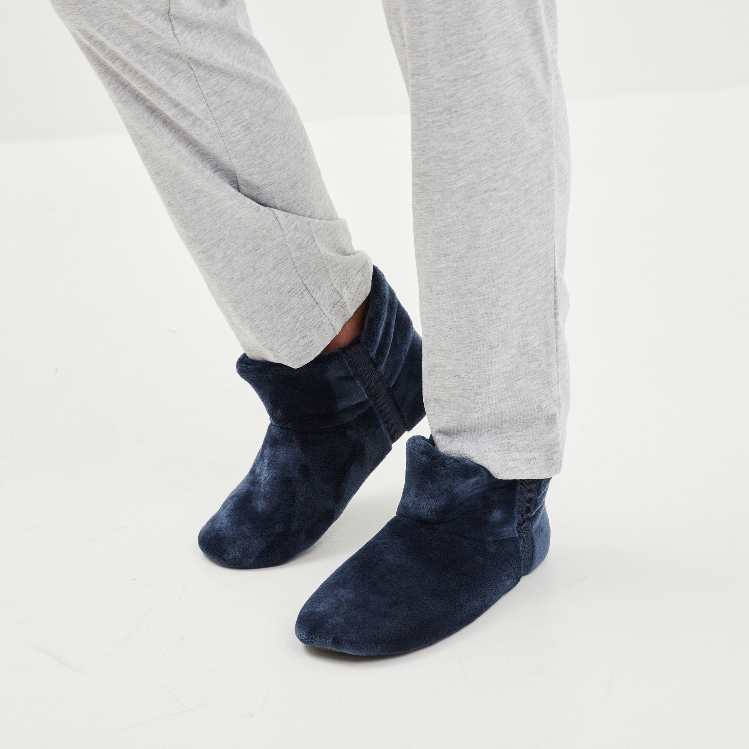 Chaussons boots aspect velours gris homme | La Halle