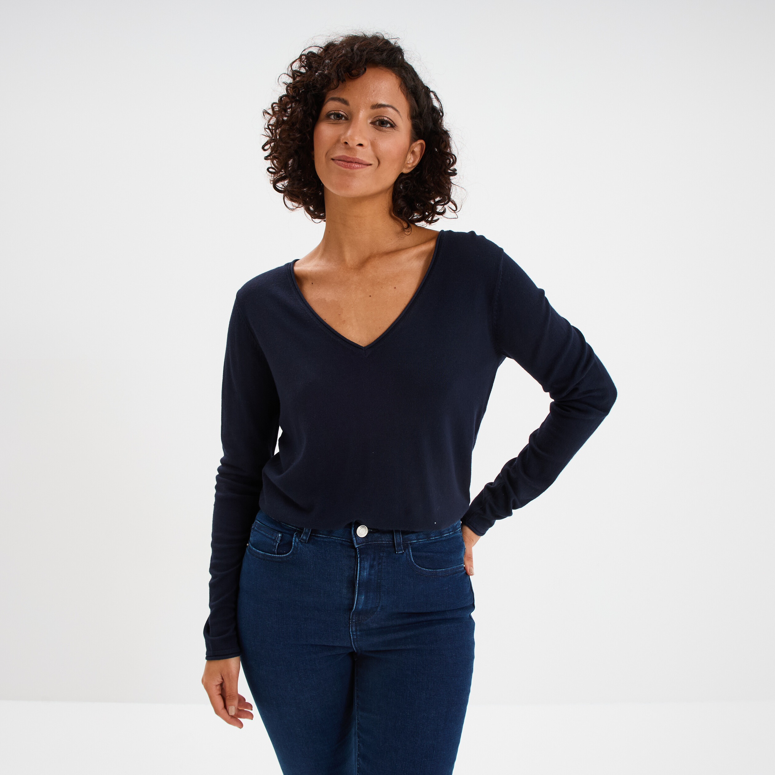 Pull ajusté avec col en V bleu marine femme | La Halle