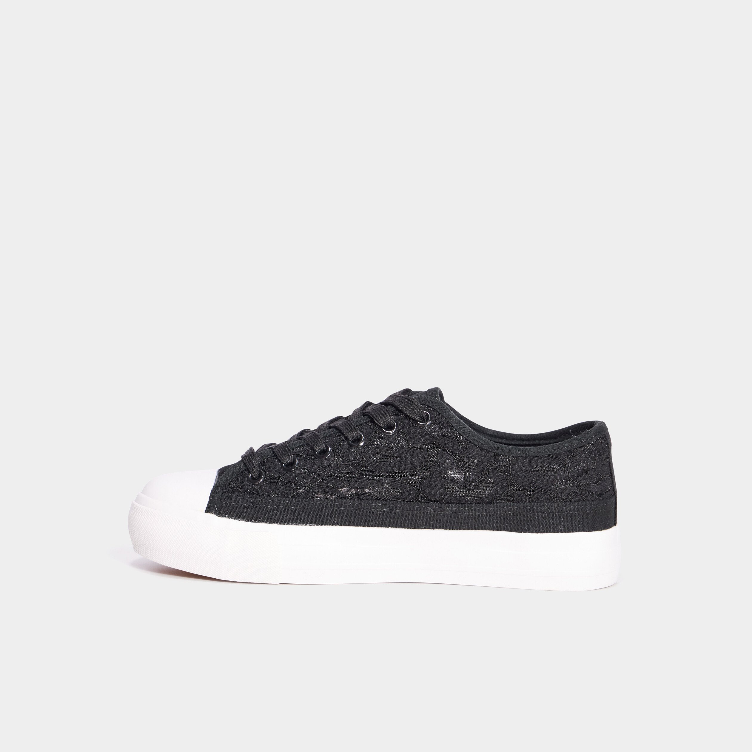 Tennis en toile dentelle à lacets noir femme | La Halle